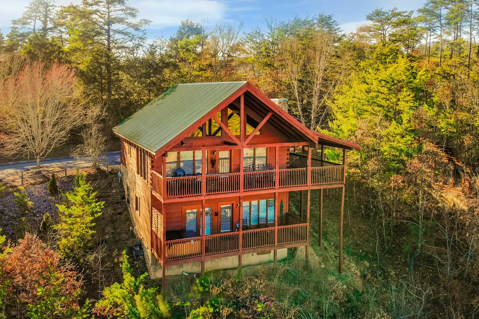 4 Reasons to Stay in Our Pigeon Forge Cabins in the Fall